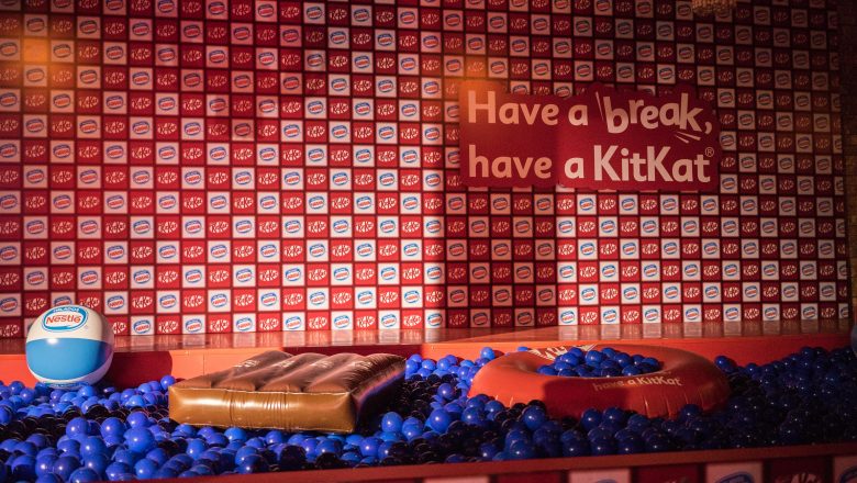 ¿Qué tal te caería comer un chocolate Kit Kat pero en forma de paleta ...